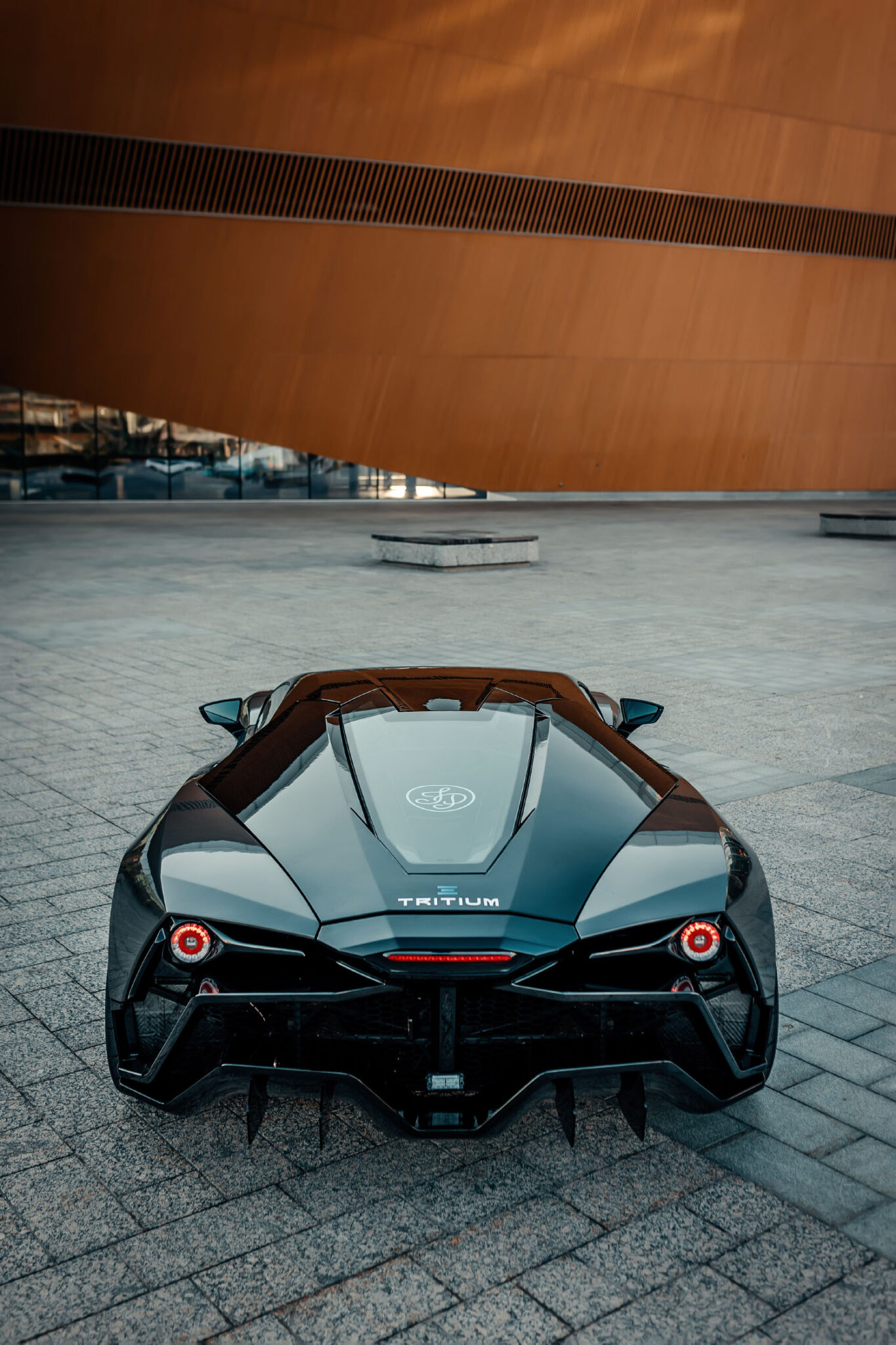 TRITIUM - SCANDINAVIAN / LUXURY CAR DESIGN